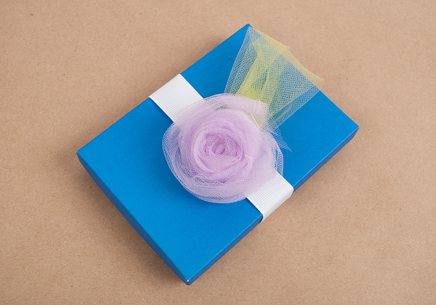 DIY: How to Make Tulle Roses | Gift Wrapping Tips